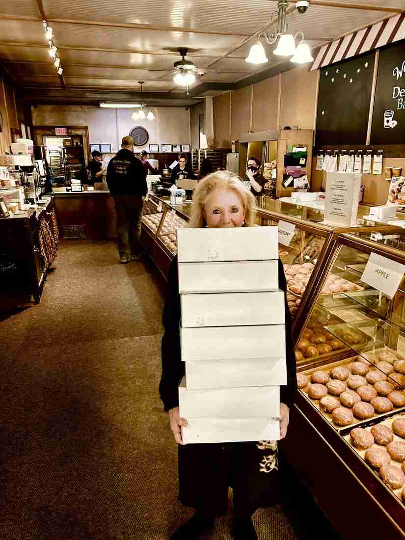 Debbie Dingell Delivers Donuts from Dexter! - The Sun Times News