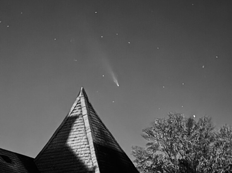 Ultra-Rare Comet Lights Up Night Sky - The Sun Times News