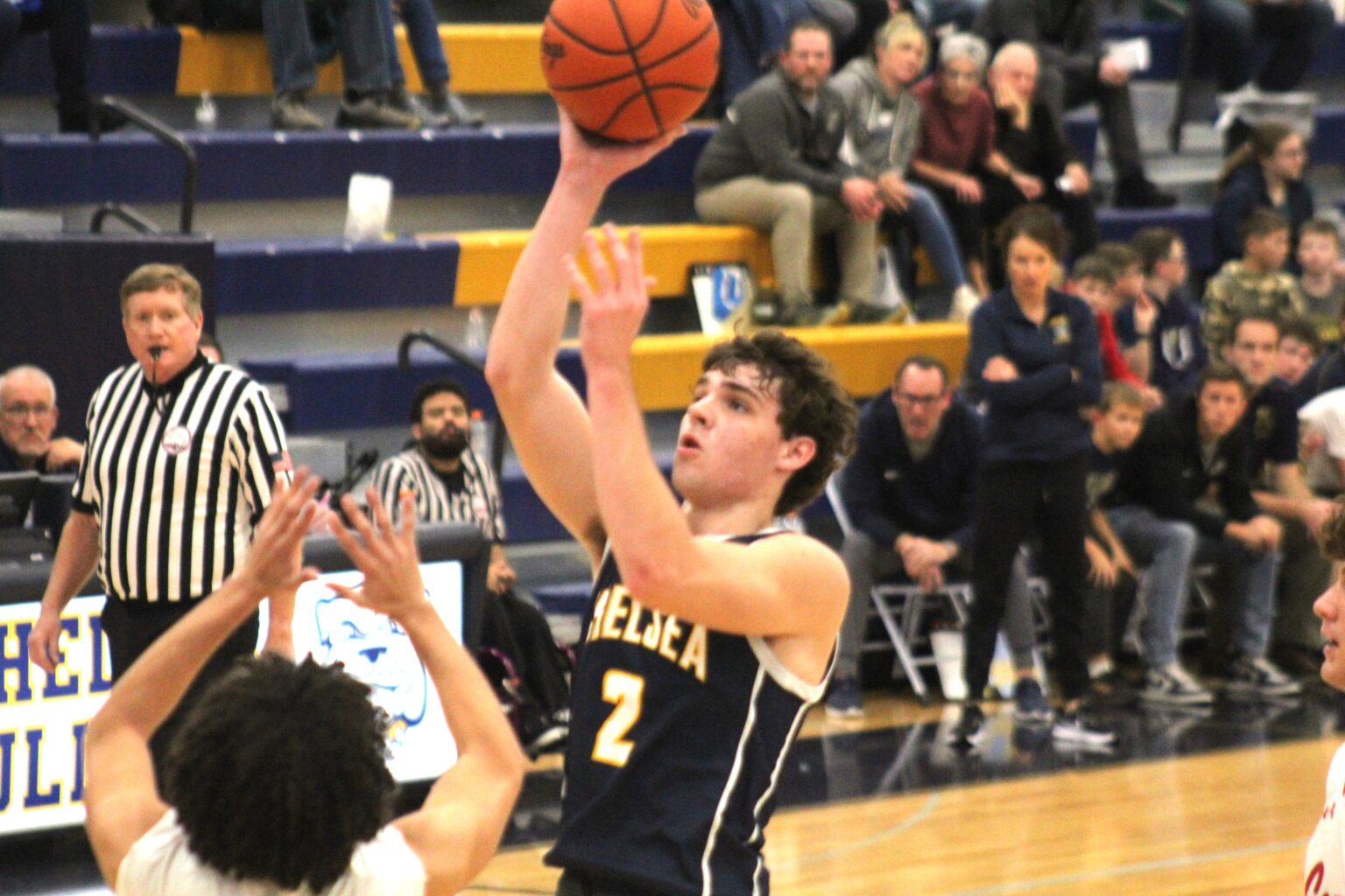 Buzzer-Beater Lifts Bulldogs to Fourth Straight Win - The Sun Times News
