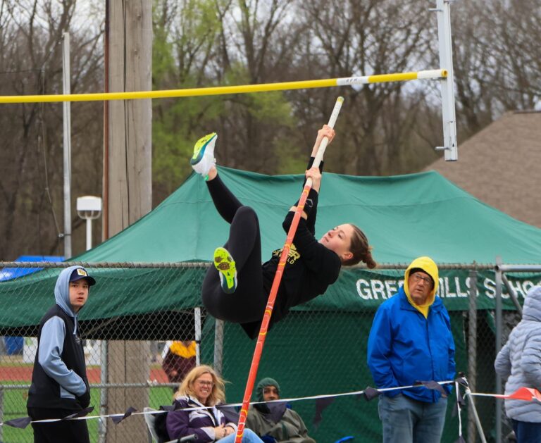 Dexter Track and Field Hosts April Showers Invite - The Sun Times News