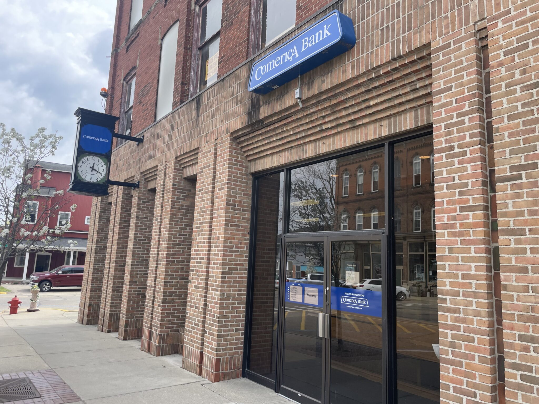 Bank Michigan Expands to Manchester, Continuing Over 100 Year Legacy ...