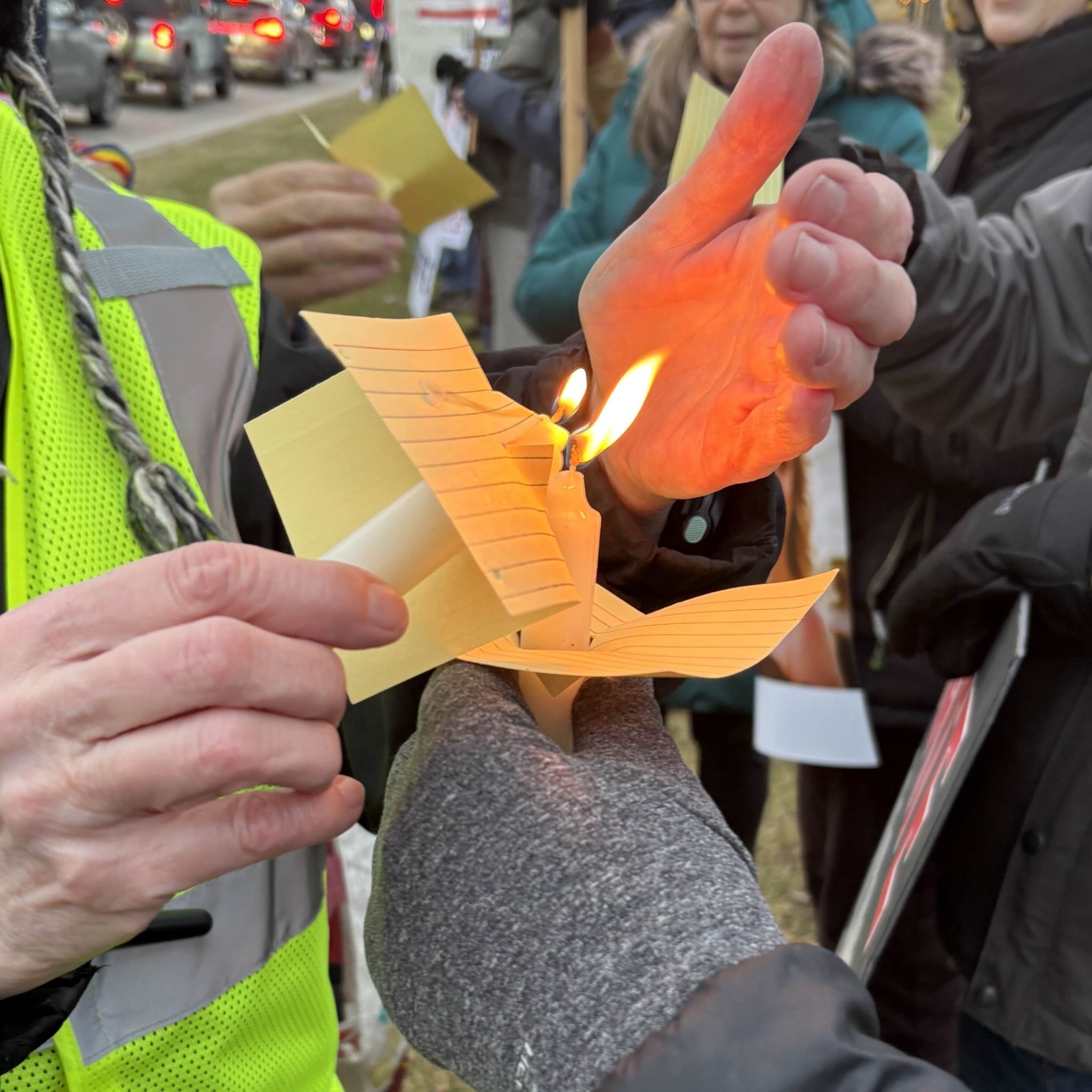 Dexter Strong Hosts Candlelit Vigil to Honor Renee Good - The Sun Times ...